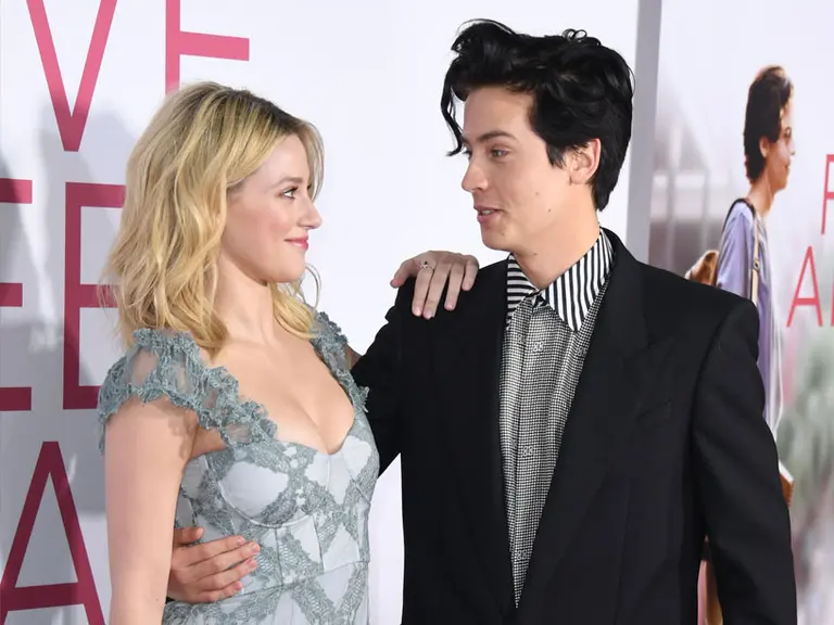 Confirman que Cole Sprouse y Lili Reinhart terminaron su relación | Shows Telehit ...