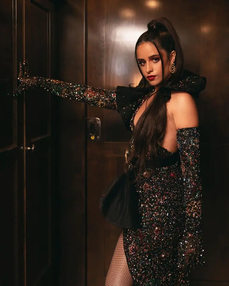 Camila Cabello debuta como modelo en la Semana de la Moda de París ...