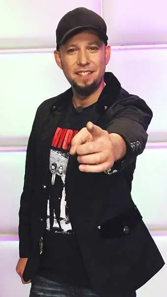 Noticiero Bacardí con Claudio Rodríguez | Shows Telehit Música | Telehit