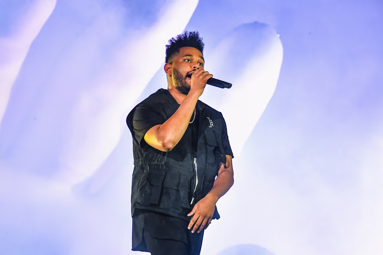 The Weeknd impacta con reconstrucción facial de cirugías plásticas en ...
