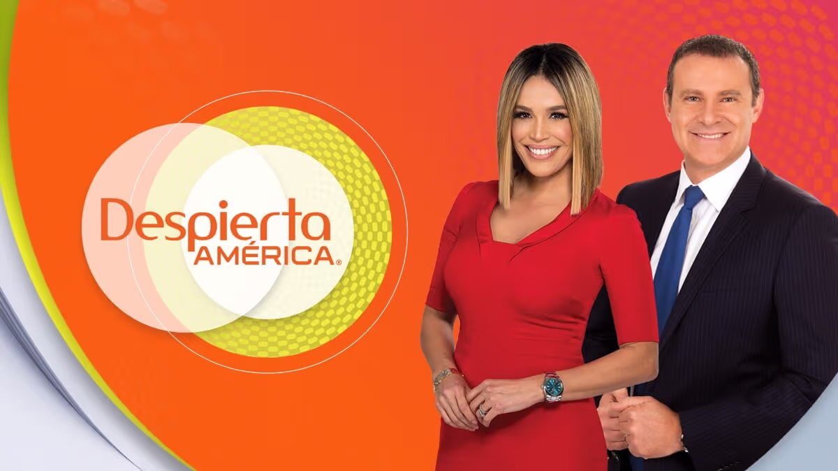 Ángela Aguilar alborota las redes al posar con una piñata de su esposo ...